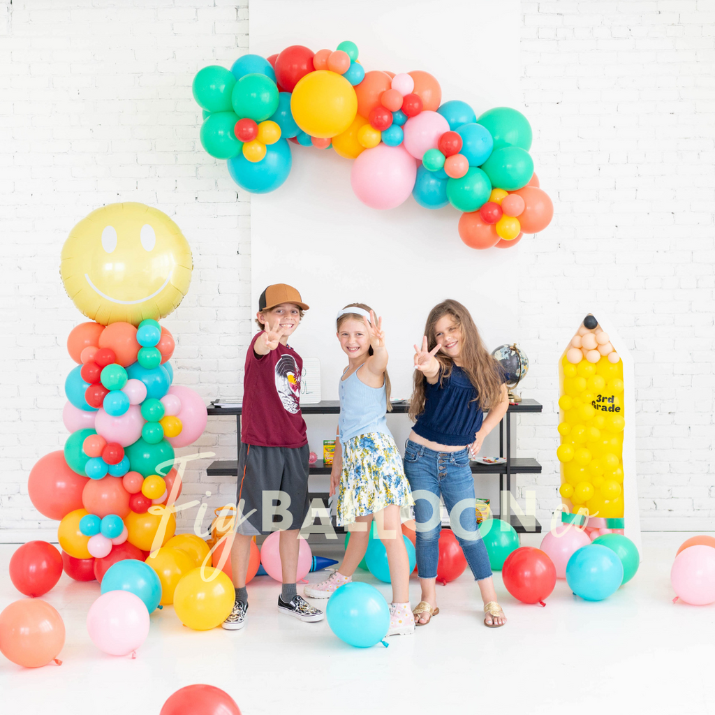 Back to School Column with Smiley Face Topper – Fig Balloon Co.